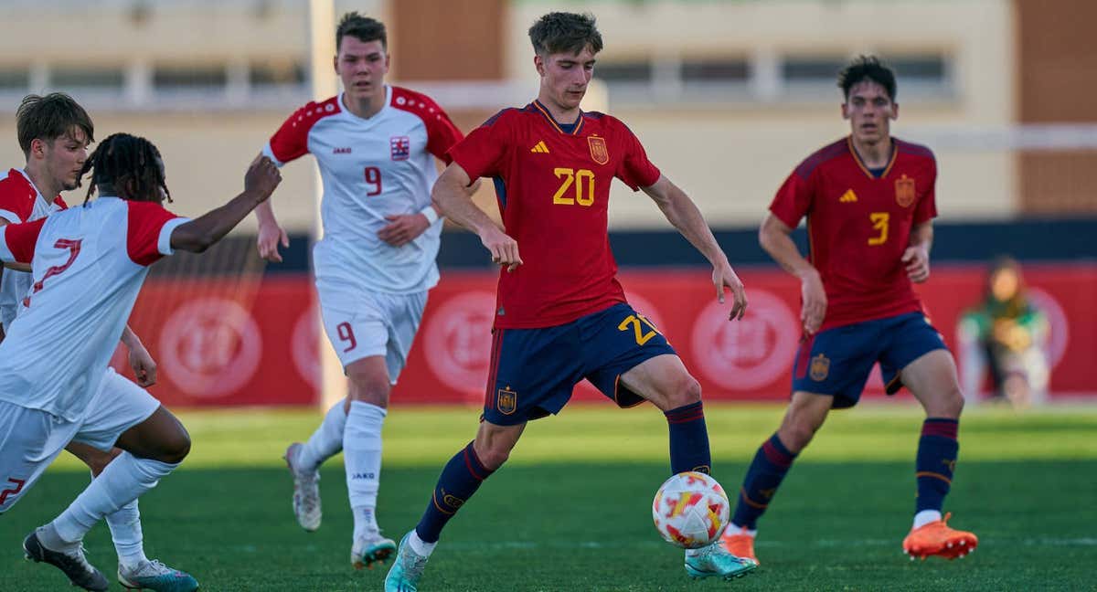 César Palacios, la perla del Madrid obsesionada con el fútbol ya decide ...
