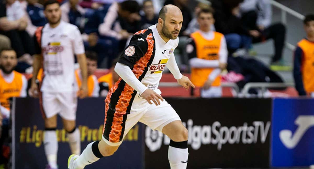 Taynan deja 50.000 euros en Murcia tras dos irregulares temporadas | Relevo