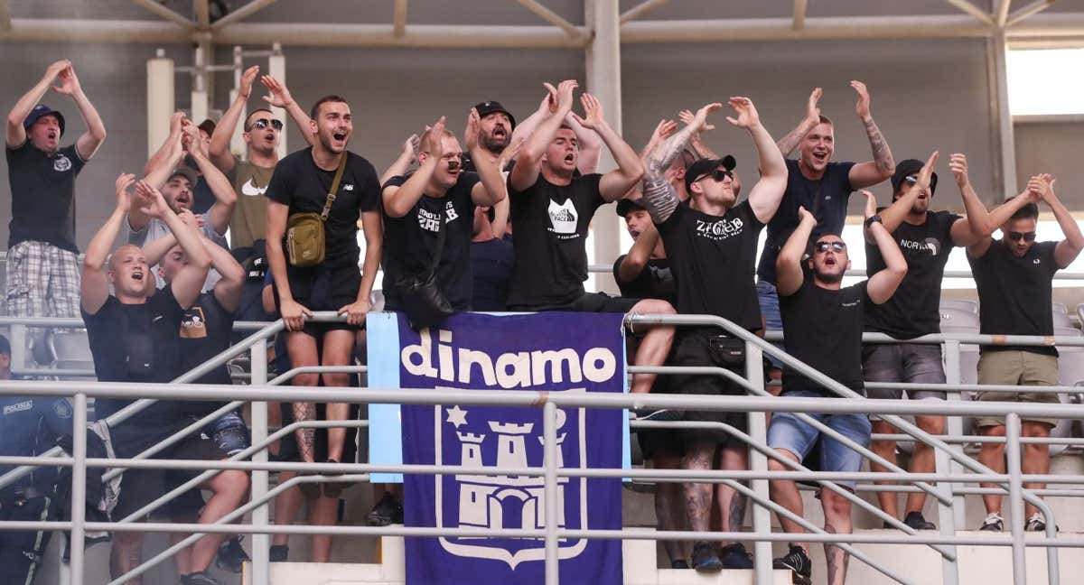 La UEFA aplaza el AEK-Dinamo de Zagreb tras el enfrentamiento entre ...